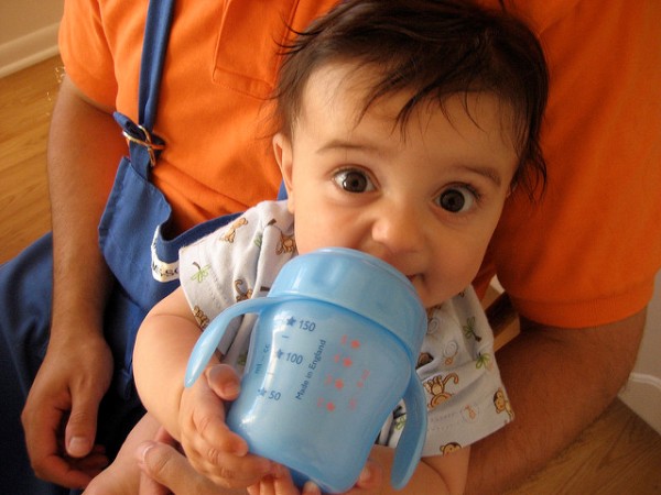 10 Steps for Weaning from a Bottle to a Sippy Cup