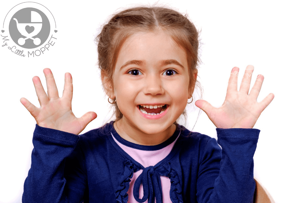 7 Natural Tips for Shiny White Teeth in Kids and Adults