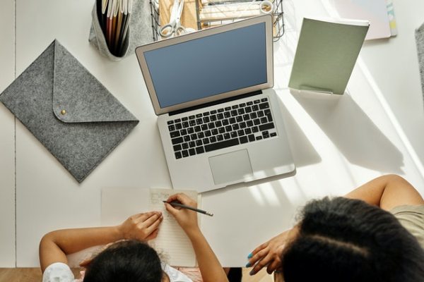 How to Manage Online Classes for Kids